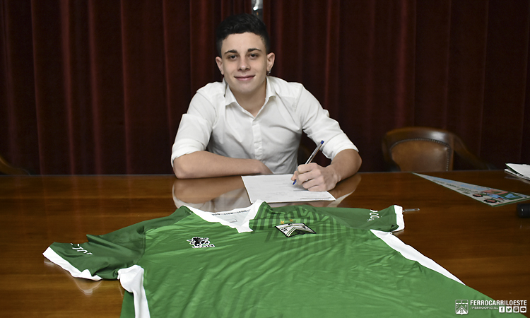 ¡Firmó Pocho Román! – Club Ferro Carril Oeste