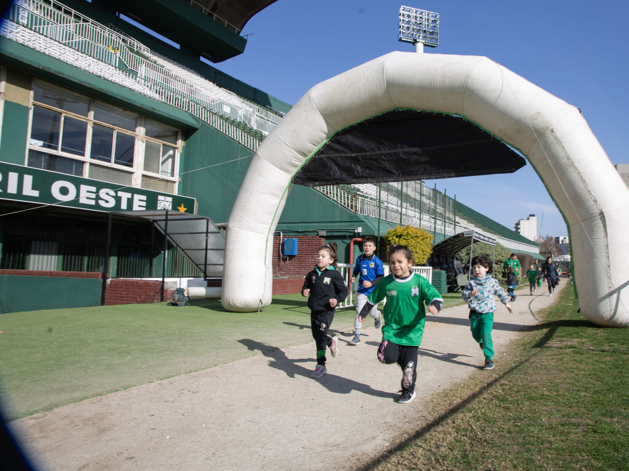 GRAN FESTEJO: 120 AÑOS DE ORGULLO – Club Ferro Carril Oeste